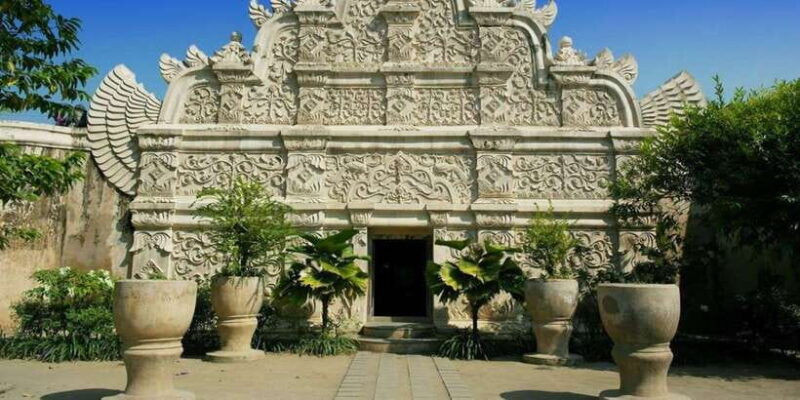 Yogyakarta: Sultan's Palace and Water Castle Walking Tour - Final Thoughts