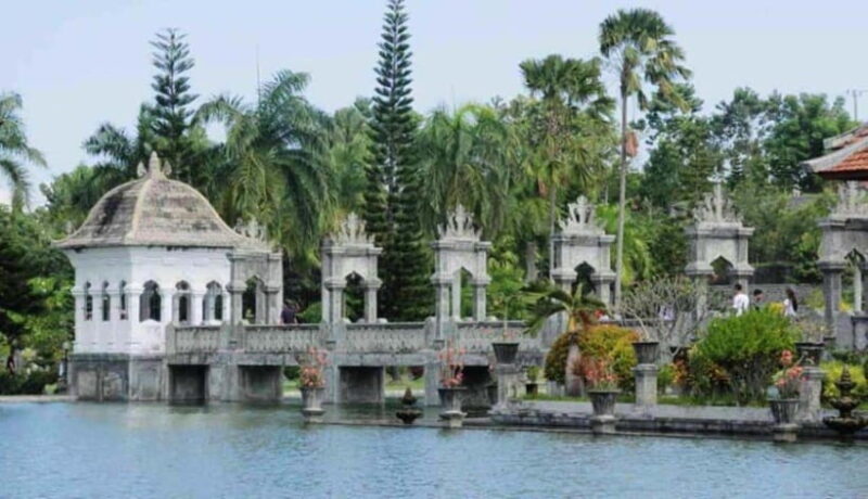 Bali: Lempuyang Temple, Tirta Gangga, Taman Ujung & Beach - FAQs