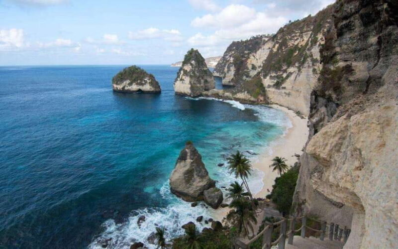 Bali: Nusa Penida 2-Day Trip with Accommodation & Meals - The Sum Up
