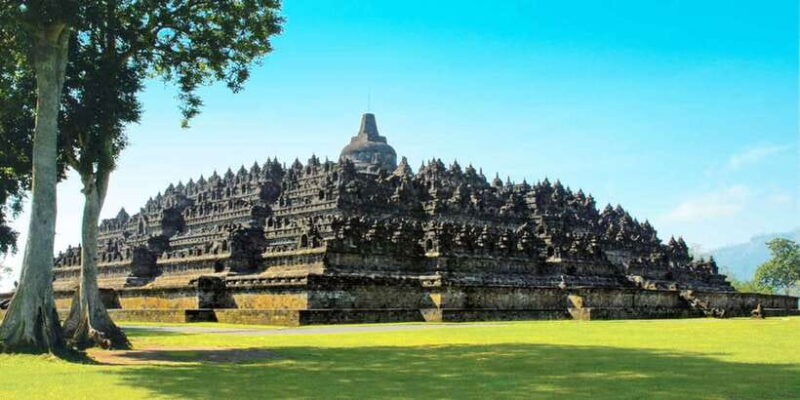 Borobudur Sunrise (Climb-up Guarantee) & Prambanan Day Tour - FAQ