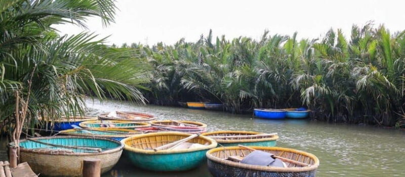 Da Nang: Marble Mountain, Basket Boat & Lantern Festival - Savoring Local Cuisine and the Lantern Festival