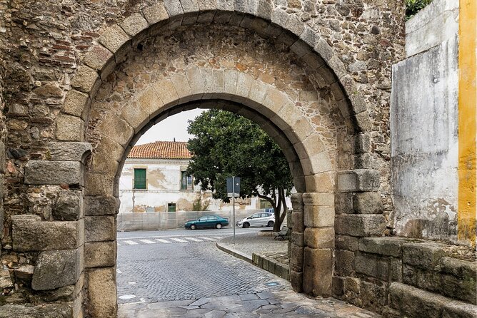 Évora Scavenger Hunt and Sights Self-Guided Tour - FAQ