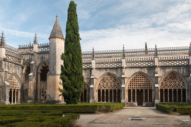 Fátima Batalha Alcobaça Nazaré ( Big Waves) and Óbidos from Lisbon Private Tour - FAQs