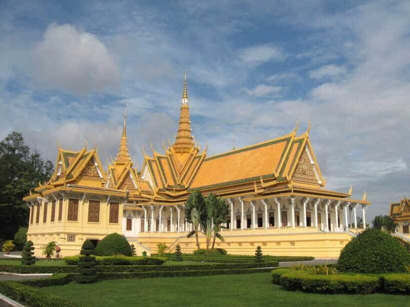 Half Day To Royal Palace, Silver Pagoda, and Wat Phnom Tour - FAQ