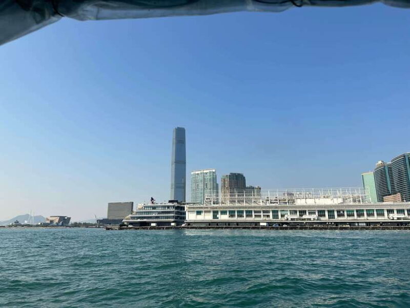 Hong Kong: Wong Tai Sin Temple and Victoria Harbour Tour - How the Logistics Work