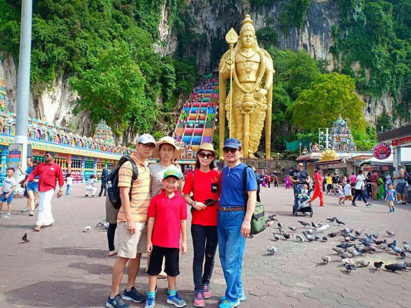 Kuala Lumpur: Private Batu Cave, National Mosque Tour, Lunch - Authenticity and Cultural Insight