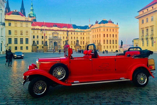 Kutná Hora Medieval Town in Vintage Cabrio car - FAQ