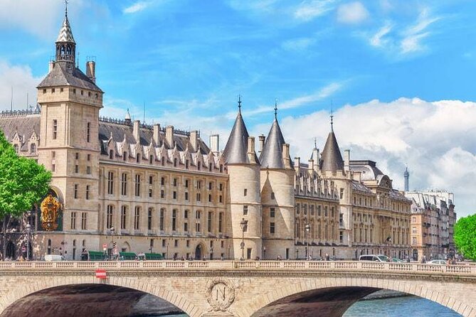 Paris Airport CDG Arrival Private Transfer to Paris by Luxury Van - FAQ