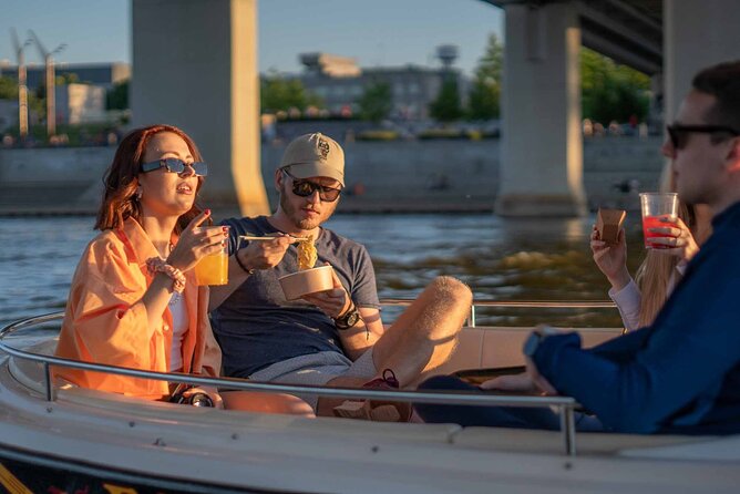 Private Cruise on Vistula in Warsaw for 4 with our Helmsman - FAQ