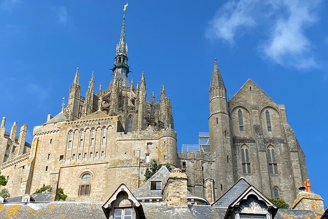 Private Mont Saint-Michel Trip by Mercedes from Paris with Lunch - FAQs