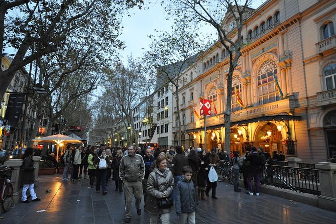 Private Sightseeing in Barcelona By Night - FAQ
