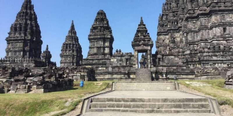 Sultan Palace, Prambanan Temple and Water Castle Guide Tour - Authentic Experiences and Real Expectations