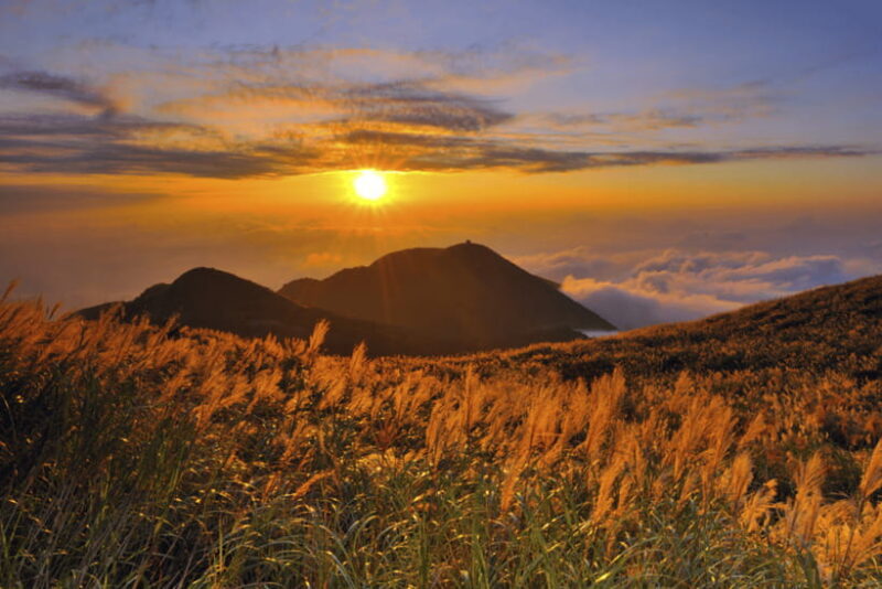 Taipei: Yangmingshan, Shifen, Jiufen & Yehliu Private Tour - The Sum Up