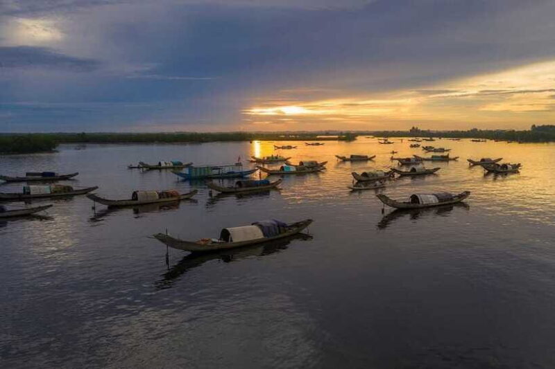 Tam Giang Lagoon Sunset Cruise Group Tour From Hue City - Return and Reflection
