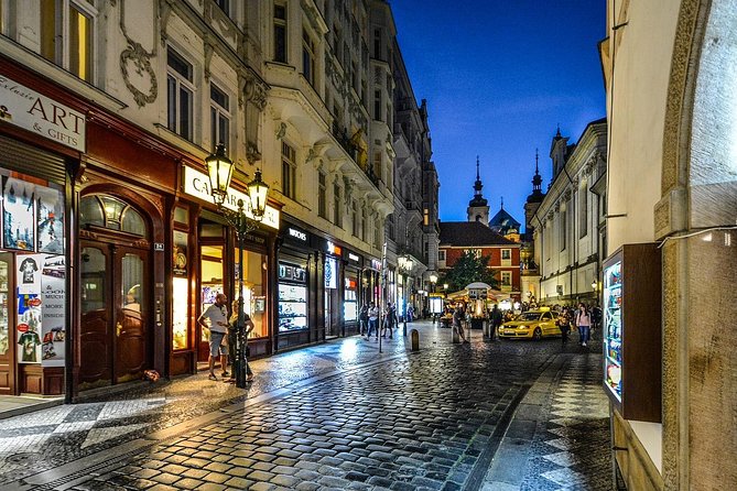 Transfer from Cesky Krumlov to Prague: Private daytrip with 2h for sightseeing - FAQ