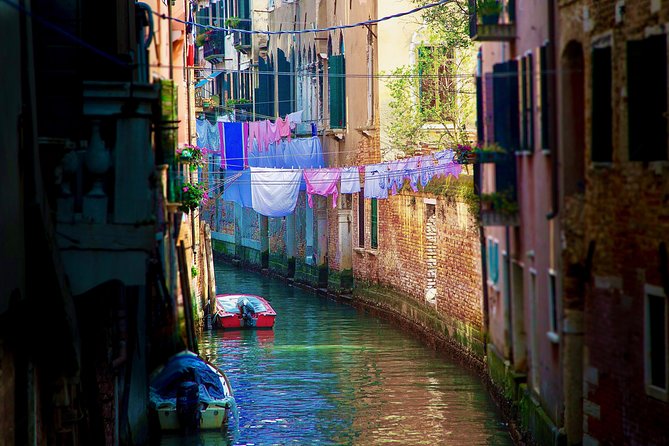 Venice Gondola ride with Skip the Line Doge's Palace tour - Who Would Love This Tour?