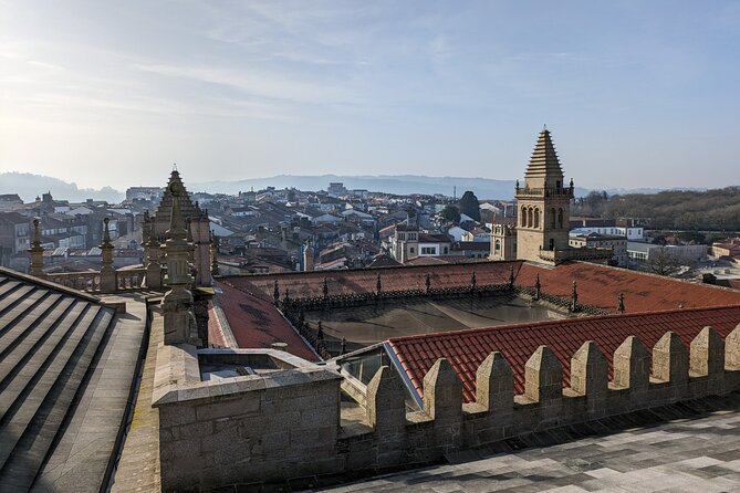 Visit to the Cathedral of Santiago with Roofs and Optional Portico - FAQ
