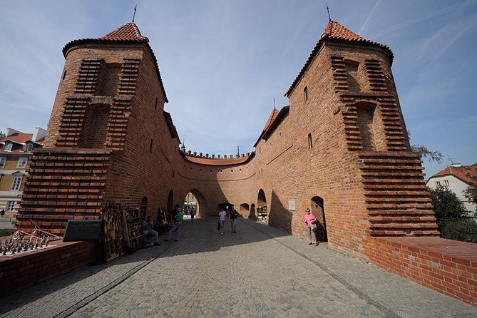 Warsaw Old Town with Royal Castle + Royal Route: SMALL GROUP /inc. Pick-up/ - FAQ