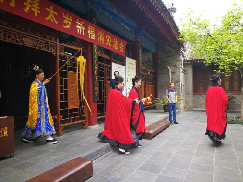 Xi'an: Terracotta, City Wall, Taoism Temple&Funeral Market - Ending the Day