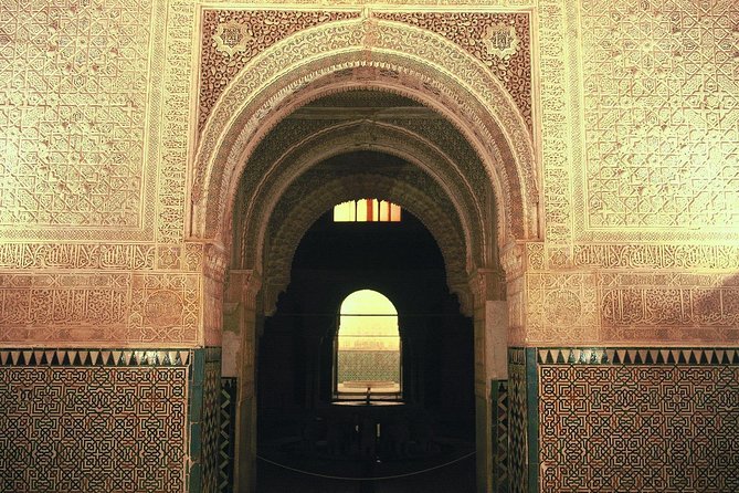Alhambra: Night Visit to Nasrid Palaces - Authentic Visitor Experiences: What the Reviews Say