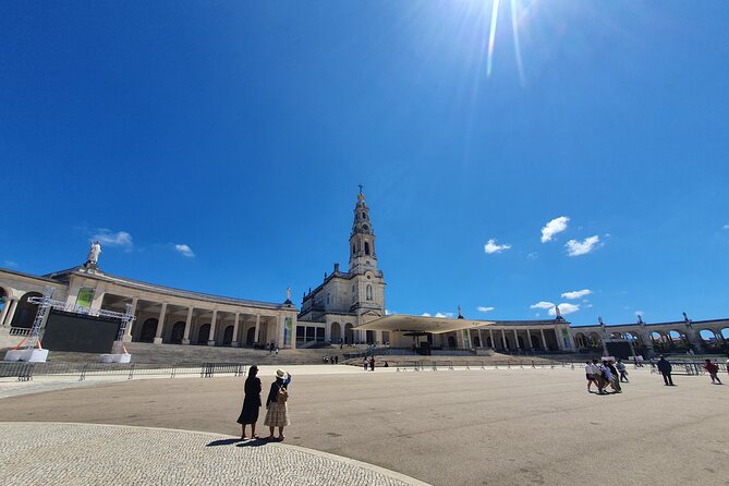 From Lisboa: Fátima, Nazaré, Óbidos & Batalha Small-Group Tour - FAQ