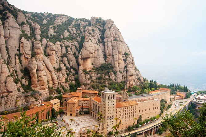 Montserrat Tour, Rack Railway, Basilica, Moreneta & Licor Tasting - Who Is This Tour Best For?