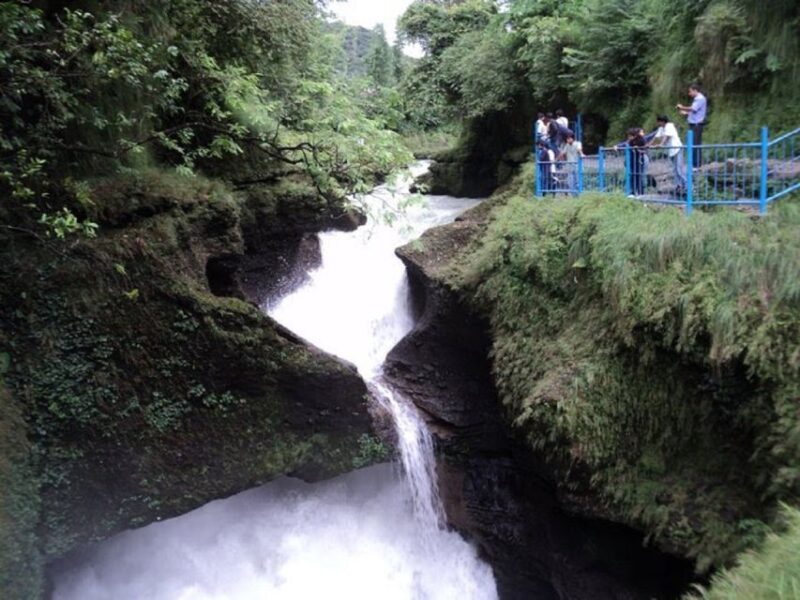 Pokhara: Pokhara Highlights Tour by Bus - Lunch Break at KI Singh Pul