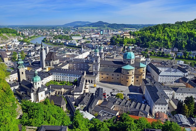 Private Tour to Hallstatt and Salzburg with Austrian Lunch - FAQ