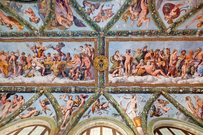 Skip-the-line Villa Farnesina and Raphael's Paintings private tour led by a local guide - The Art and Artists Within