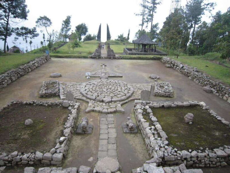 SURAKARTA (SOLO CITY) : CUSTOMIZED TOURS WITH CAR DRIVER - Who Will Love This Tour?