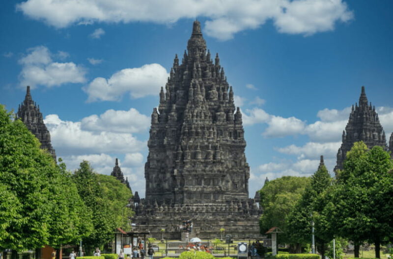 Yogyakarta: Setumbu Sunrise, Borobudur & Prambanan Day Tour - Breaking Down the Itinerary