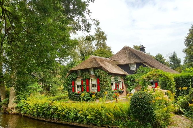 Giethoorn, Zaanse Schans Windmills Guided Day Trip from Amsterdam - What Makes This Tour Stand Out?