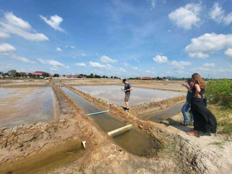 Kampot Pepper Farm, Salt Fields, Crab Market from Phnom Penh - What to Bring and Consider