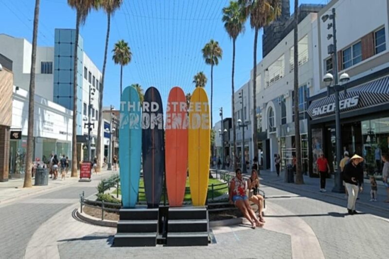 Los Angeles: Private Sightseeing Tour in a Limousine - 5hrs - The Sum Up