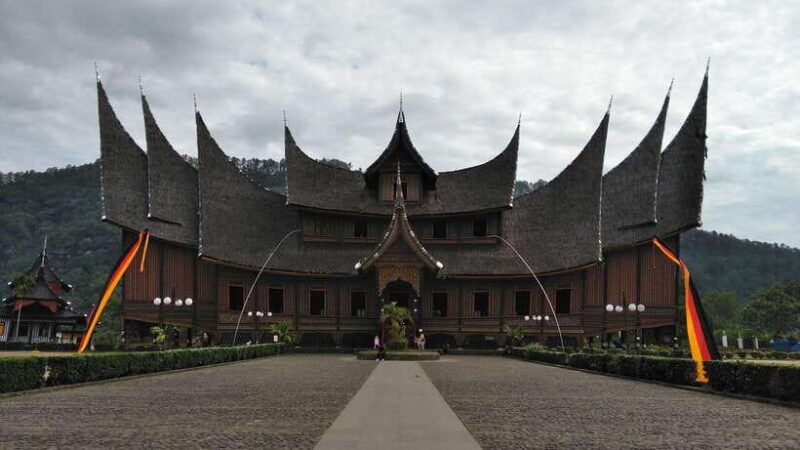 PADANG CITY : PRIVATE TOUR WITH CAR DRIVER - Who Will Benefit Most?