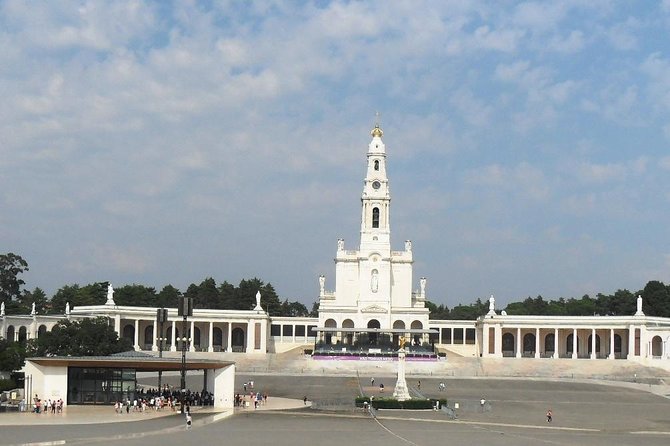Private Full Day Tour To Fatima, Batalha, Nazaré and Óbidos - The Sum Up