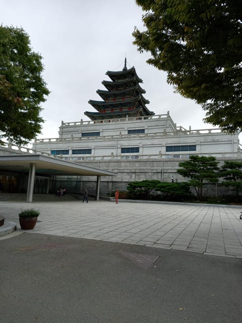 Gyeongbokgung-Folk Museum-Bukchon-Jogyesa temple in Insadong - FAQ