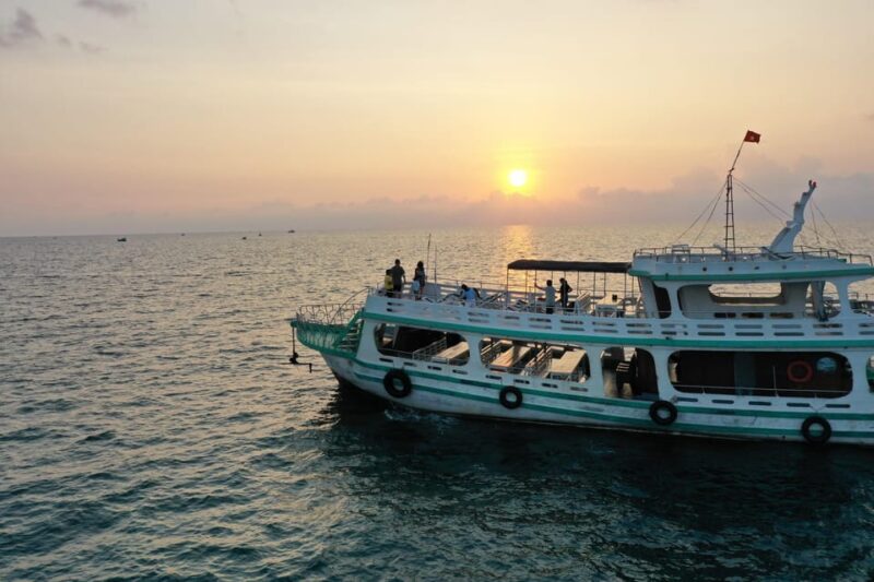 RedRiverTours - Enjoying Sunset & Night Squid Fishing - FAQ