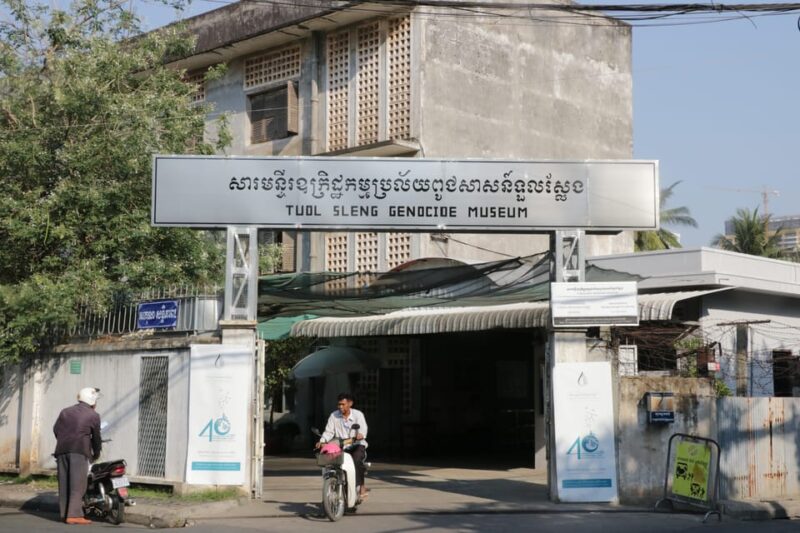 Phnom Penh Private Tour English Local Guide - FAQ