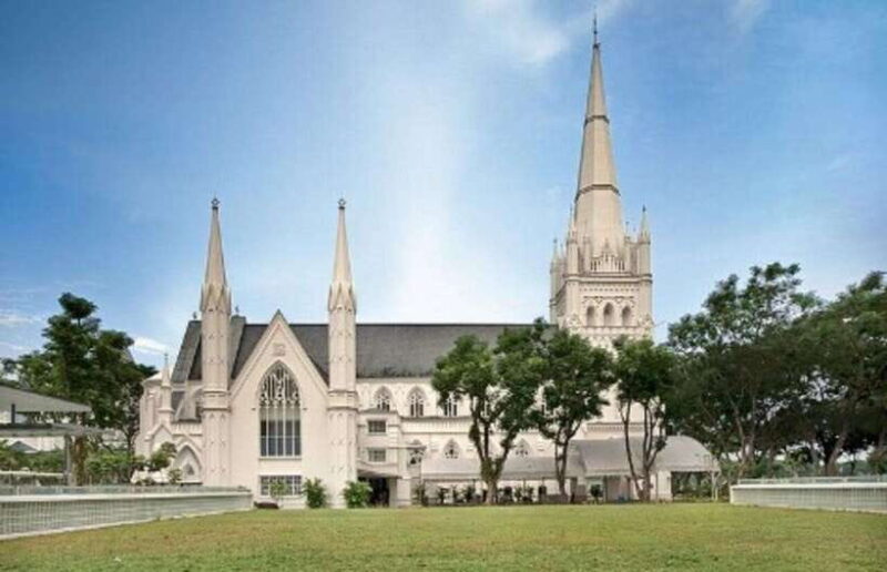 A Walking Tour of Singapores Heart with a Classic SG Meal - Key Points