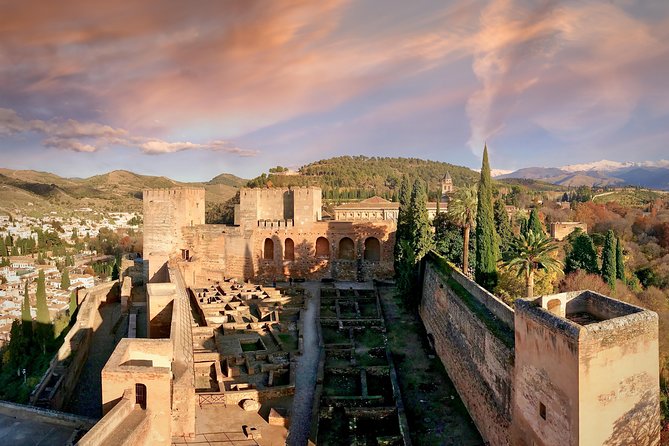 Alhambra & Generalife Skip the line Small Group including Nasrid Palaces - Introduction