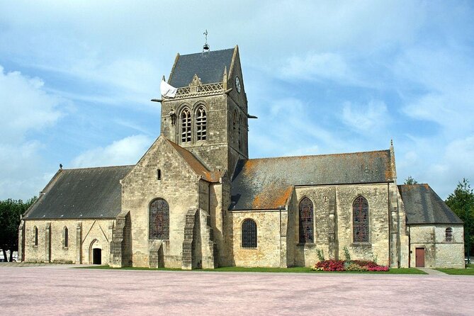 American 101st & 82nd Paratroopers in Normandy battlefield tour - Key Points