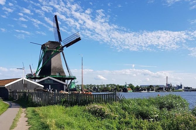 Amsterdam City & Countryside Tour: The Best of both Worlds - Exploring the Heart of Amsterdam: City Highlights