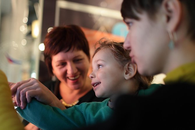 Amsterdam Van Gogh Museum Private Tour for Kids & Families - Key Points