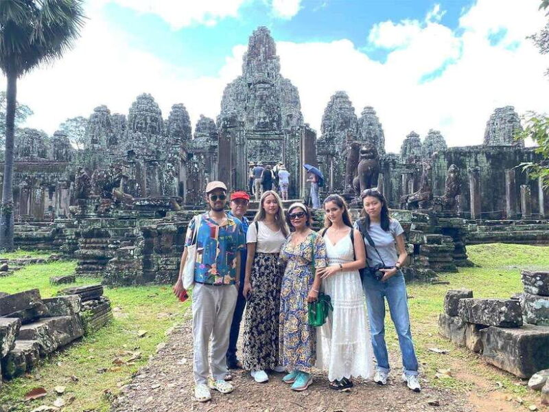 Angkor Wat Sunrise Tuk Tuk Tour & Breakfast - Key Points