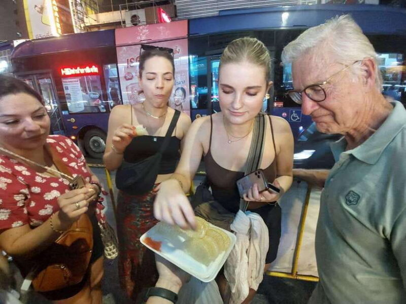 Bangkok: Chinatown Food Tour with Michelin Food Stalls - Key Points