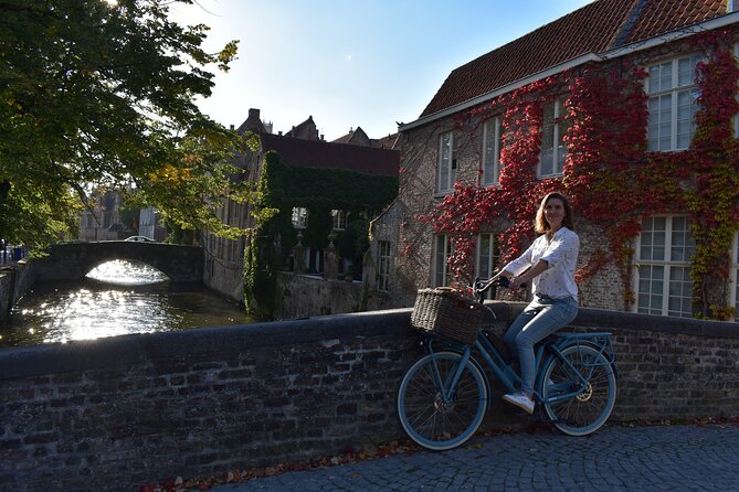 BikeTour Bruges & Damme in Spanish and English - Exploring the Bruges & Damme Bike Tour: A Practical Guide for Curious Travelers