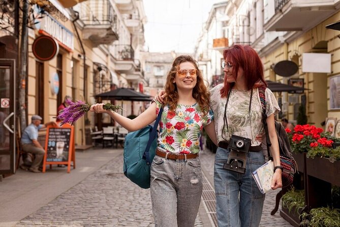 Bilbao Must See Attractions Walking Tour With A Guide - Key Points