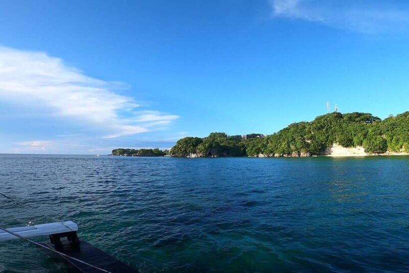 Boracay: Sunset Boat Party with Snacks - Key Points