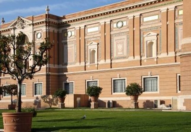 Christmas Time in Milan Walking Tour - Discover Milan’s Christmas Charm with a Walking Tour